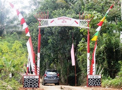 Kumpulan Contoh Dekorasi GAPURA HUT RI Ke 73 Yang Unik Dan Keren
