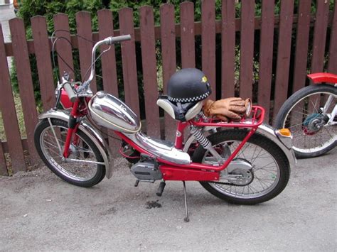 Crescent Moped Mopeder