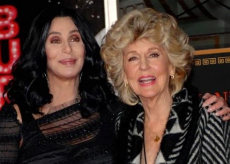 Умерла певица и актриса Джорджия Холт