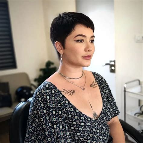 Pin On Corte Short Hair Styles Thin Hair Pixie Tomboy Hairstyles