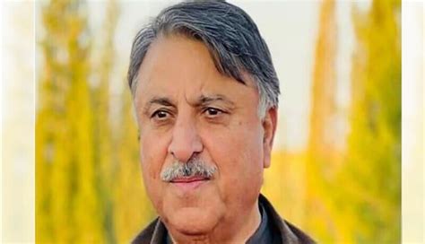 صدر مملکت نے ملک ولی کاکڑ کو گورنر بلوچستان تعینات کردیا Pakistan