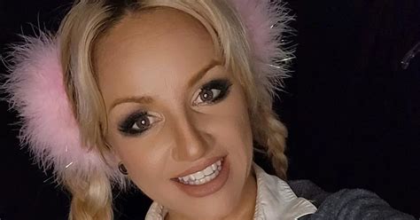 Im A Britney Spears Lookalike My Easy Side Hustle Earns Me £20000