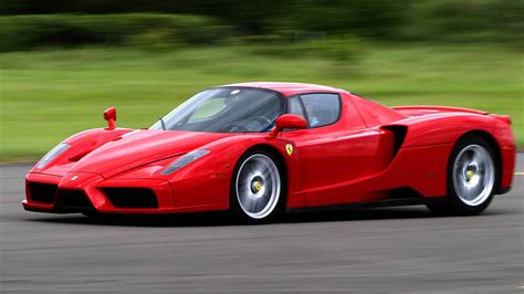 Lamborghini Volta A Enfrentar Ferrari No Cinema Observador