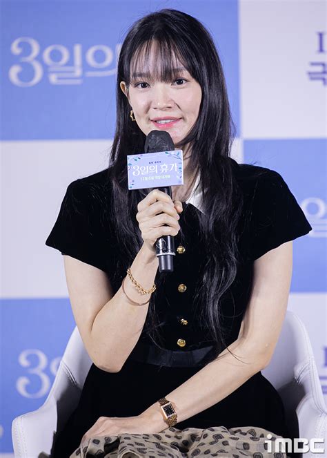 포토 신민아 영화로 인사드려요