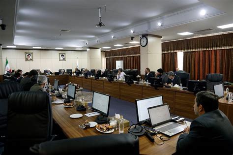 گزارش تصویری جلسه هیئت عالی نظارت با موضوع بررسی موارد مغایرت بودجه سال 1403 کل کشور با سیاست