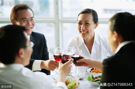 如何向領導敬酒？套用3種話術足夠了 每日頭條