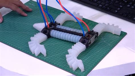 Soft Bodied Reptilian Robot Makes Debut At High Tech Expo In Shenzhen