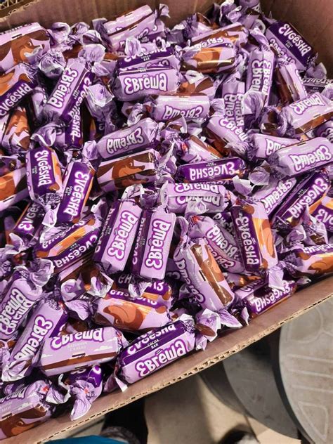 Создать мем "шоколад milka strawberry 100гр, шоколад milka oreo ...
