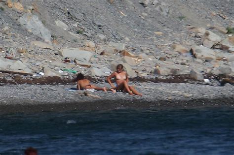 Perky Breasted Beach Babe Shows Off Her Nude Body Porn Pictures Xxx
