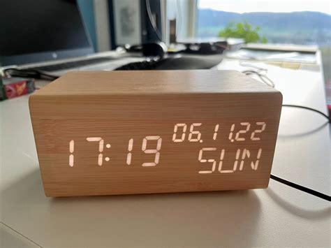 Digitaler Wecker Avenwood Bambus Qi Charging And Bluetooth Kaufen
