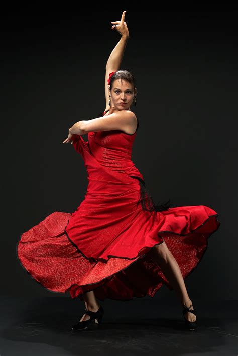 Pin By Bitli Kontes On Dans Flamenco Dancers Flamenco Dancer