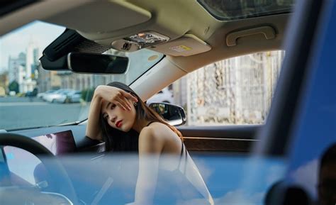 华为问届5 沫倪酱