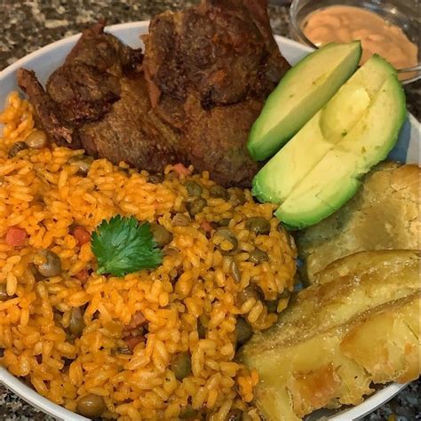 Arroz Con Gandules Y Chuletas