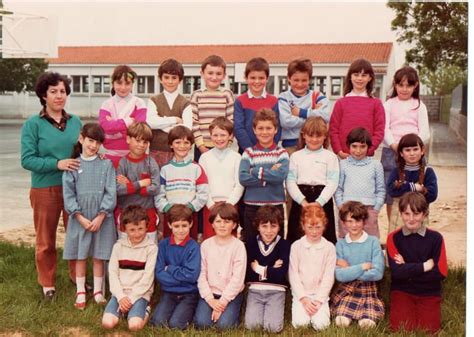 Photo De Classe Ce1 De 1984 Ecole Primaire Saint Xandre Copains D