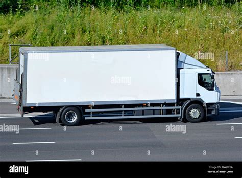 White Lorry Wsi White Line Volvo Fh4 Globetrotter Xl Refrigerated