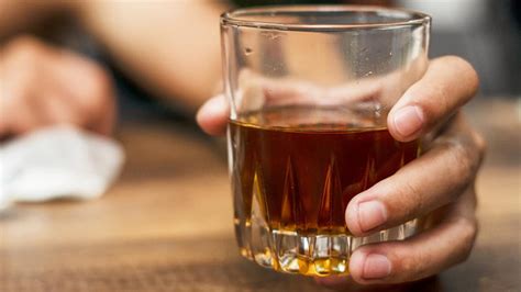 Jak radzić sobie z uzależnieniem od alkoholu objawy jak rozpoznać i