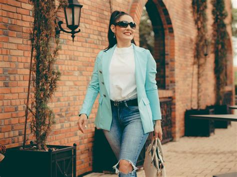 Більше не в моді речі які не варто купувати навіть на розпродажі