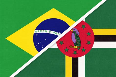 브라질과 도미니카 섬유에서 두 국기의 상징 두 미국 국가 간의 챔피언십 British Empire에 대한 스톡 벡터 아트 및