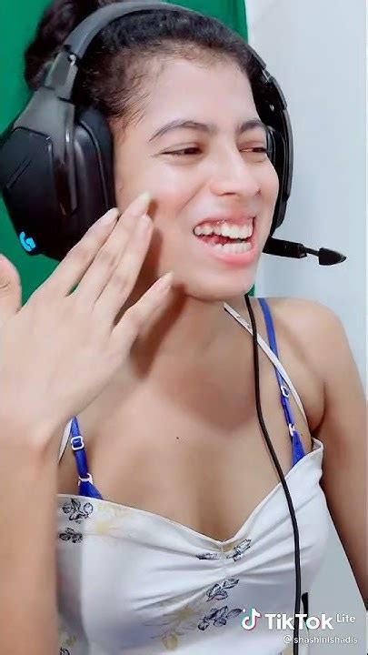 මෙකී අදින ඇදුම් 🥴 Shashi Nishadi Tiktok Girl New Tiktok Group