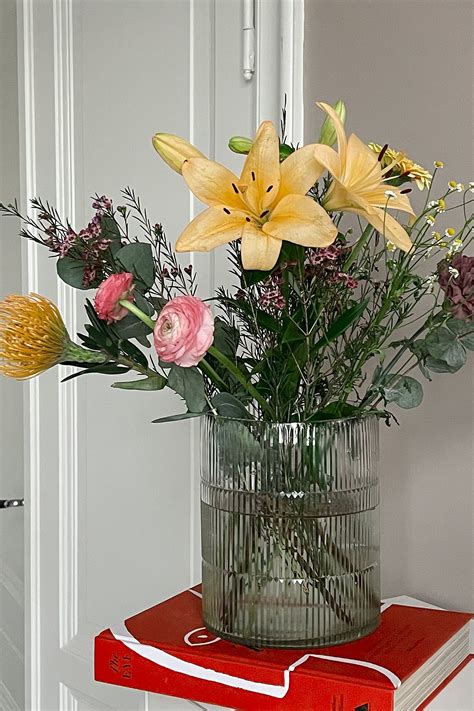 Gerippte Glass Vase Weiß Na