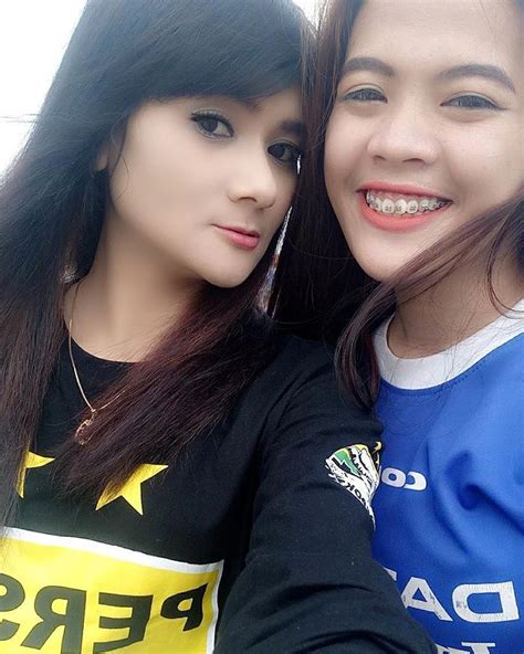 Foto Ladies Viking Bobotoh Cantik Maung Geulis Persib Bandung