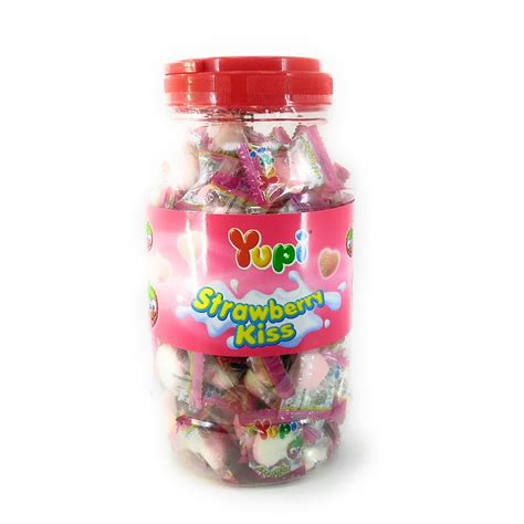 Jual Yupi Candy Gummy Kiss Strawberry Tps 300g Shopee Indonesia