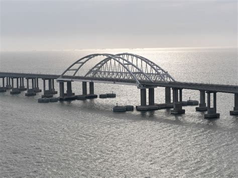 克里米亞有官員指大橋短暫禁止行車後已重開 新浪香港