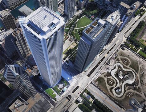 Glass Elevator To Whisk Visitors 83 Storeys Up Chicagos Aon Center