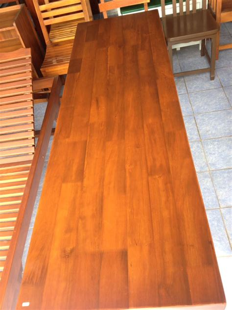 โต๊ะไม้จริงเนื้อเเข็ง ขาเหล็ก ลายไม้สวย เเข็งเเรง เหล็กหนาทนทานค่ะ ขนาด ยาว 2 เมตร กว้าง 60 ซม