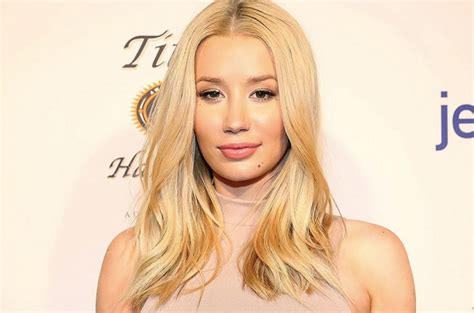 Iggy Azalea Elle Offre Un Nouveau Twerk à Ses Fans Video
