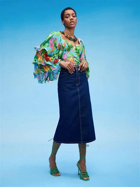 Shaquita Garcia Tropical Print Lettuce Trim Layered Sleeve Crop Top
