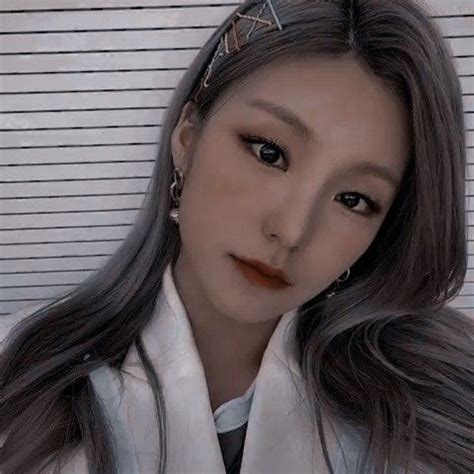 ೃyeji Itzy ̖́ 𝐃𝐀𝐑𝐀𝐂𝐇𝐄𝐋 Itzy Icon Nose Ring