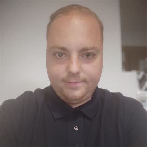 Dominik Strobl Schlosser Mit Schwerpunkt Maschinenbautechnik Atands