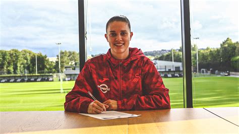 Swansea City Women Players Sign First Semi Pro Contracts Swansea