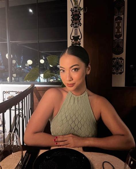 7 Potret Seksi Anindita Hidayat Bikin Netizen Cenat Cenut Okezone Lifestyle