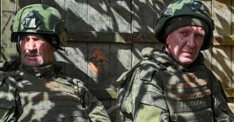 Gjyshërit Rusë Që Po Luftojnë Në Vijën E Parë Dhe Po Vdesin Në