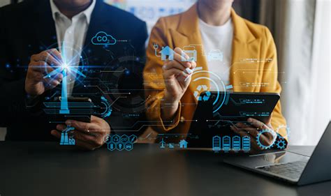 Co2 배출량을 줄이기 위해 가상 현대 스마트 폰을 작업하는 비즈니스 팀 탄소 발자국 지구 온난화를 제한하기 위해 기후 변화 지속 가능한 개발 및 녹색 비즈니스 개념 개발에