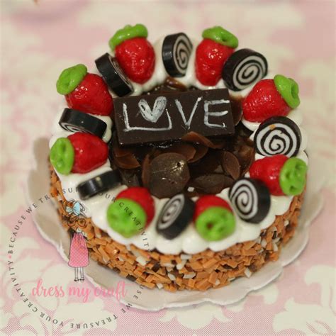 Miniature Round Strawberry Cake Crafters Corner