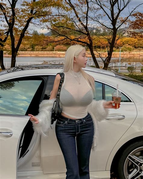 🐰🫧💗 단풍과 핑크뮬리의 계절 🍂🩷 Instagram