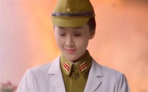 《铁血使命》惊艳女特工蛇蝎美女大战日军，精彩的武打场面，看着真过瘾 视频video