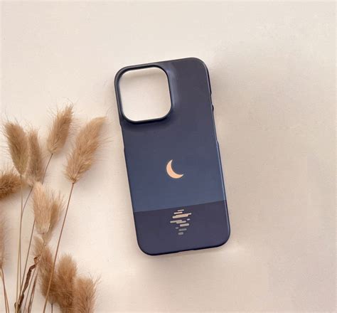 Greenut 달밤 폰케이스 아이폰16프로 하드 무광 초승달이 뜬 푸른밤 감성 일러스트케이스 위시버킷