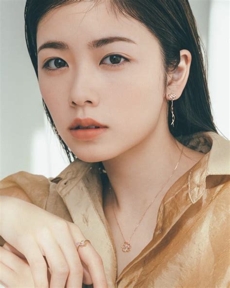 小芝風花 お知らせです 明日、4月29日（木） Nhk 20 00〜 「超絶神業！マジックバトル 春の陣」に出演させて頂きます︎ ぜひご覧