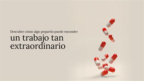 El farmacéutico tiene la fórmula el medicamento individualizado Bueno para la salud