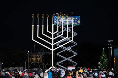 Photos Christmas And Hanukkah Celebrations Around The World Pbs News