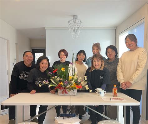 ご報告 たまちゃんと学ぶ実践塾一期生 本日無事に全員卒業となりました。が、 修了生は「たまラボ」として 継続学習していけます。 バイバイ”👋