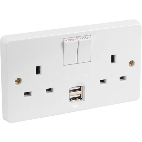 Crabtree G USB Switched Socket Gang Toolstation
