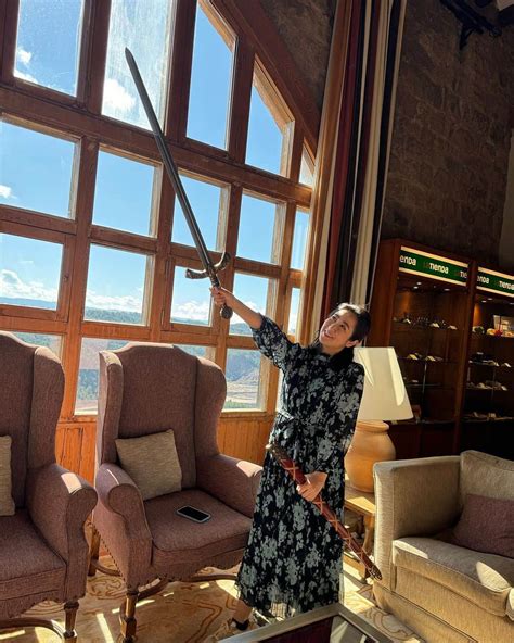 荒尾茉紀さんのインスタグラム写真 荒尾茉紀instagram「その昔、お姫様が幽閉されていたお城🏰 今はホテルになっていて、712号室
