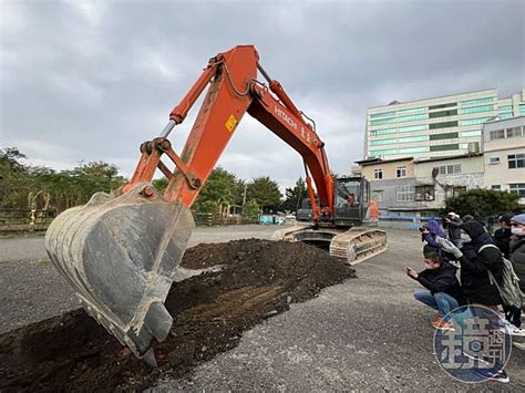 柯文哲「農地停車場」開挖 黃珊珊：收租120萬全捐新竹市社會局 鏡週刊 Line Today