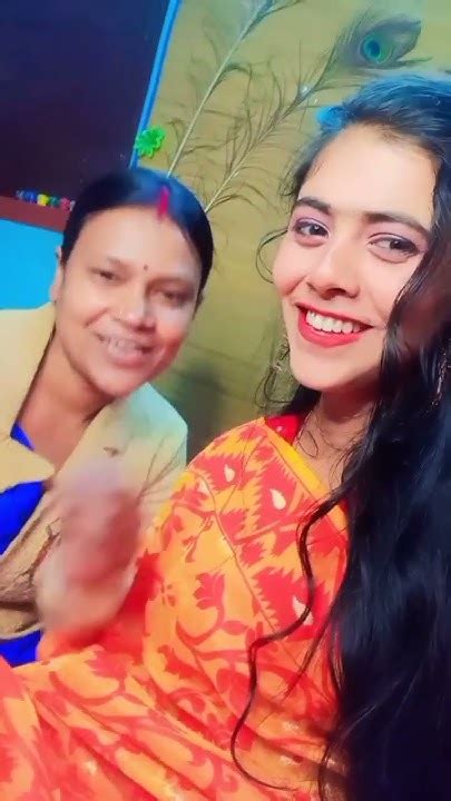 সবাইকে সরস্বতী পুজোর সুবেচ্ছা☺এবার কেউ যনো আর সিঙ্গেল না থাকে