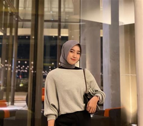 Masih Ingat Nur Aini Gadis Cantik Yang Dulu Viral Jadi Kuli Angkat Semen Kini Kabarnya Mengejutkan